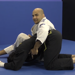 Improve Your Closed Guard With These 3 Killer Techniques – BJJ Fanatics